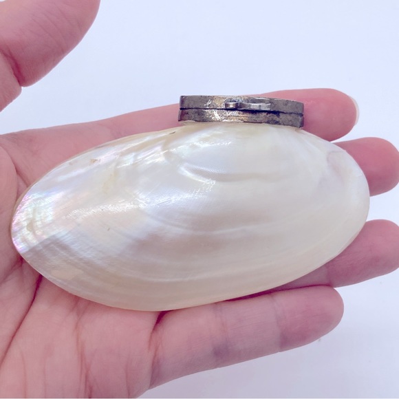 Art | Vintage Mother Of Pearl Shell Snuff Trinket Pill Box | Poshmark